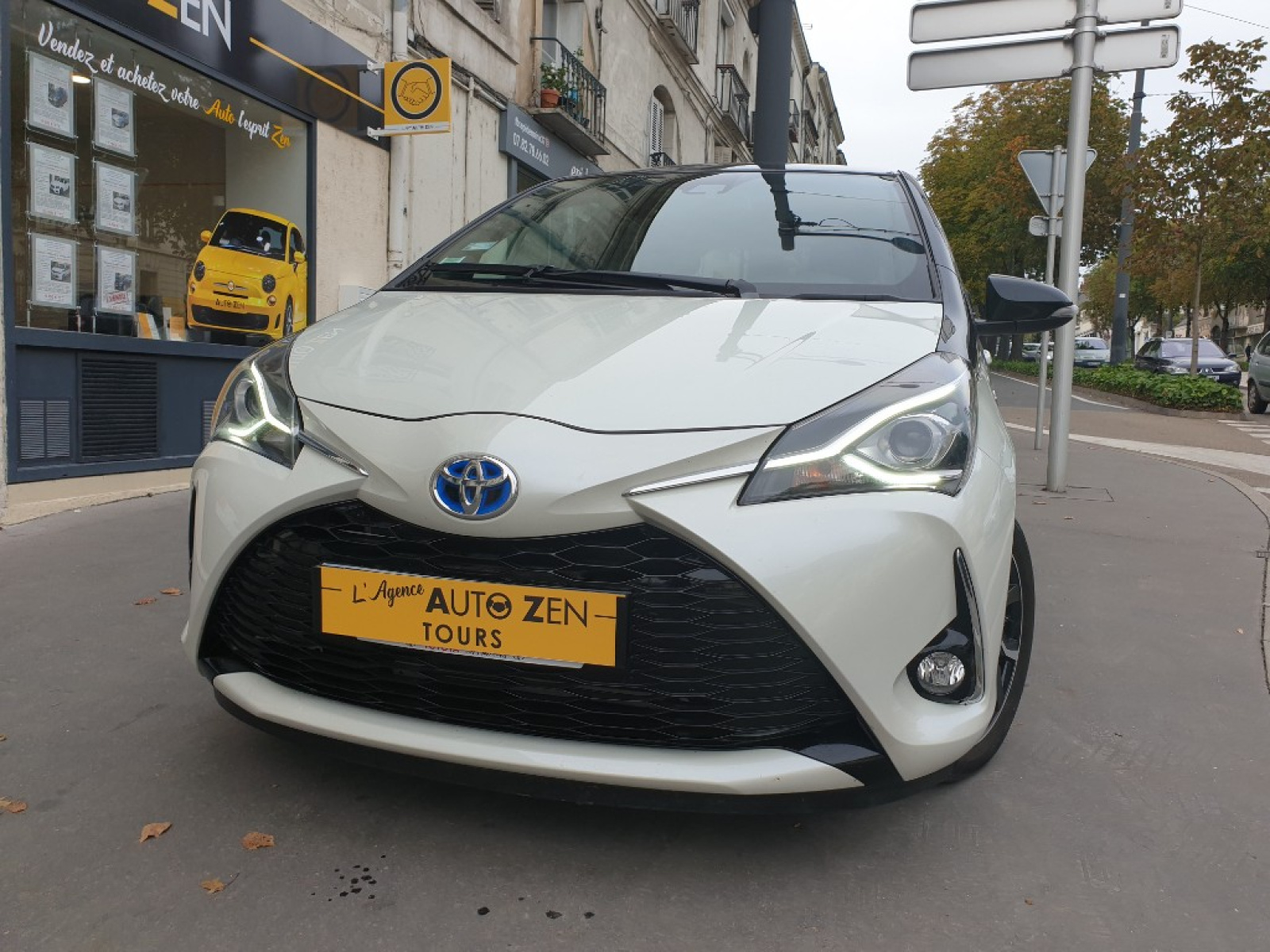 TOYOTA YARIS HYBRIDE MC2 100h Collection | AUTO ZEN