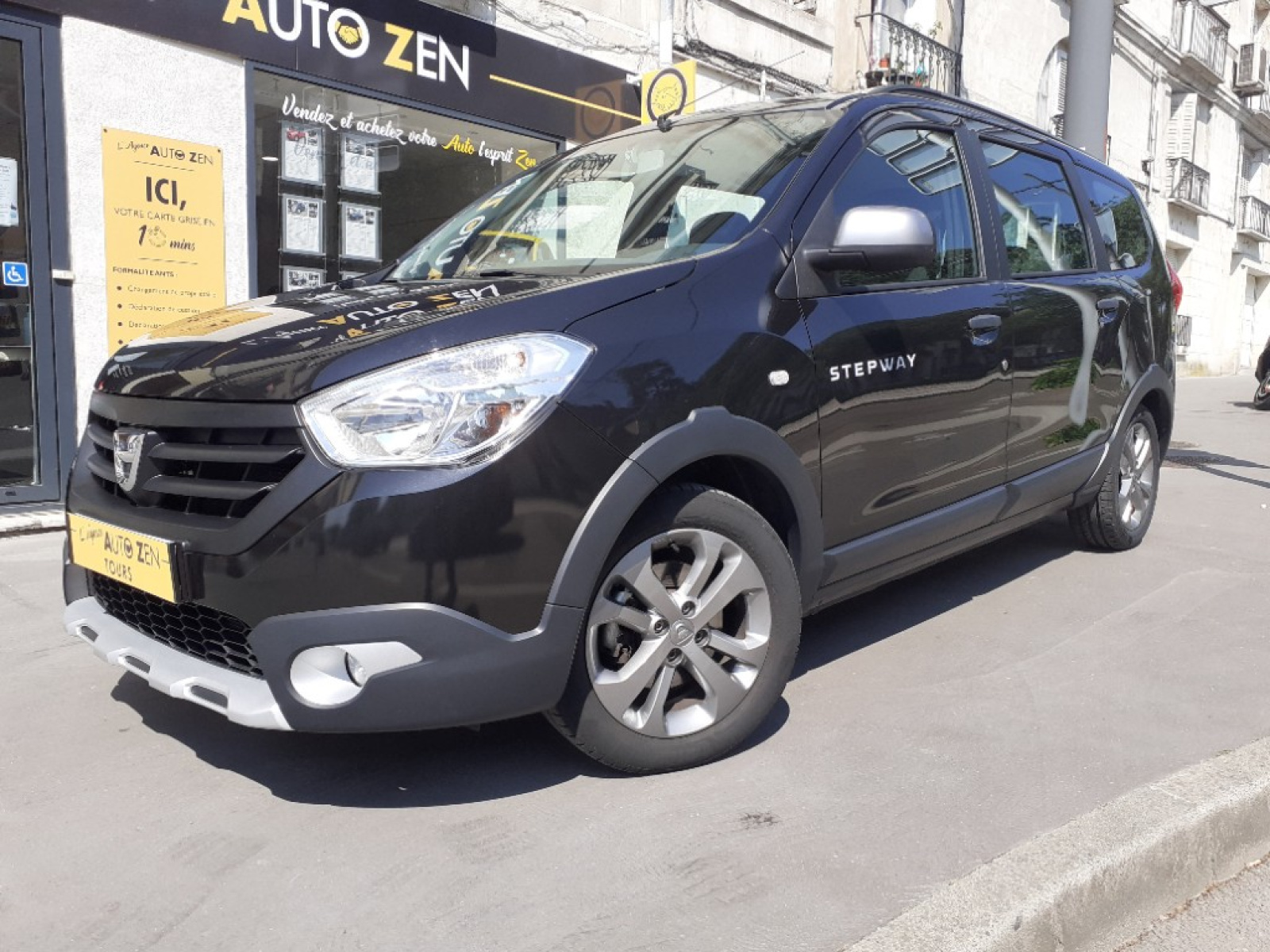 DACIA LODGY dCI 110 7 places Stepway | AUTO ZEN